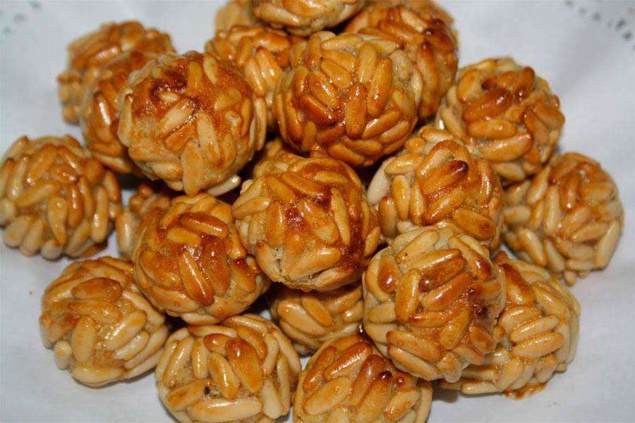 Receta para elaborar panellets de piñones – Casa Perris