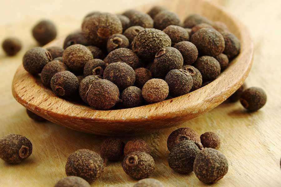 Pimienta de Jamaica, una de las pimientas con mayores usos culinarios ...
